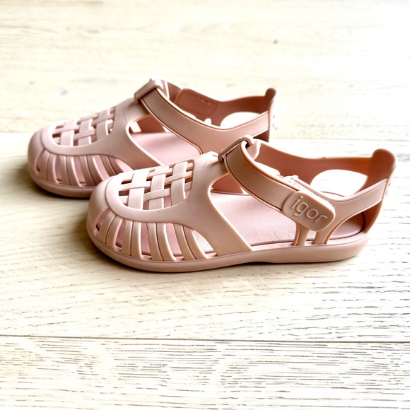 Igor | Shoes | Igor Tobby Solid Sandals Maquillaje | Poshmark